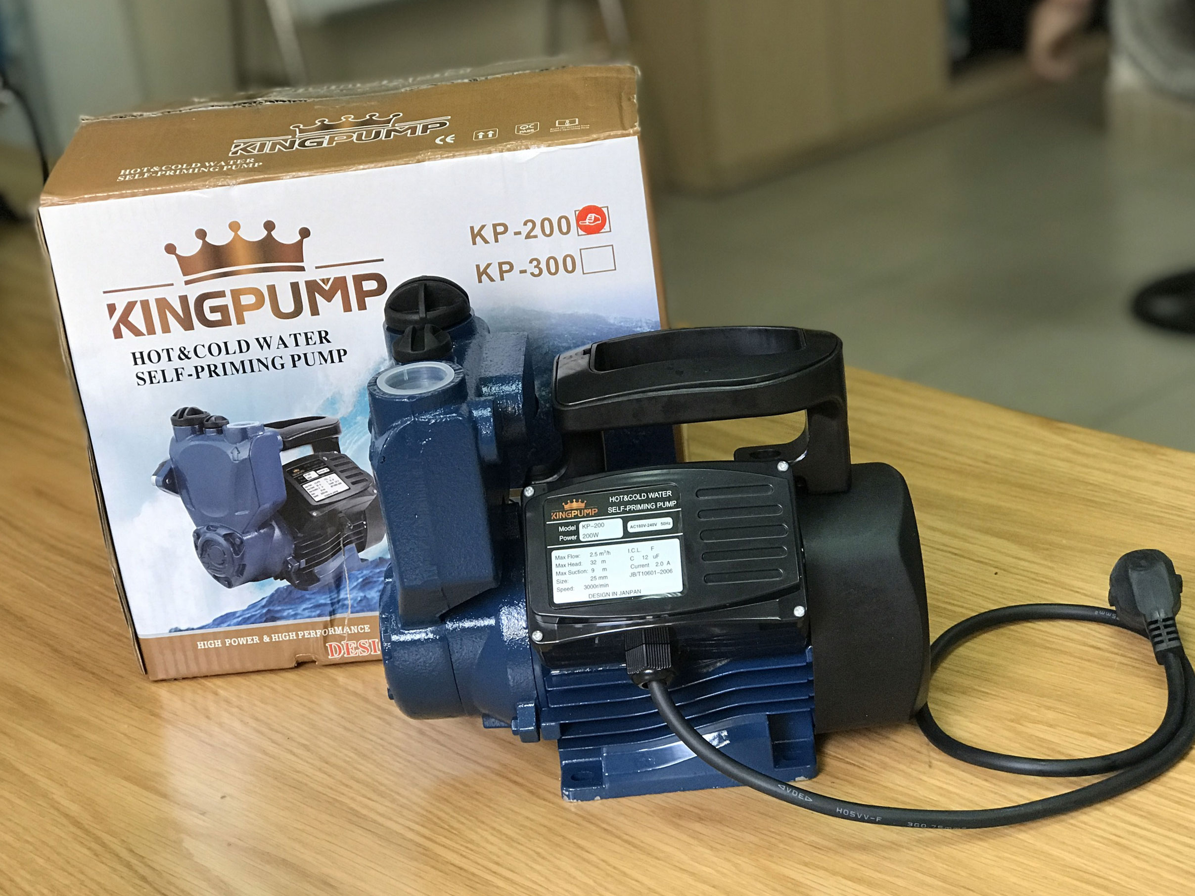 Máy bơm nước tự mồi Kingpump KP-200 - META.vn