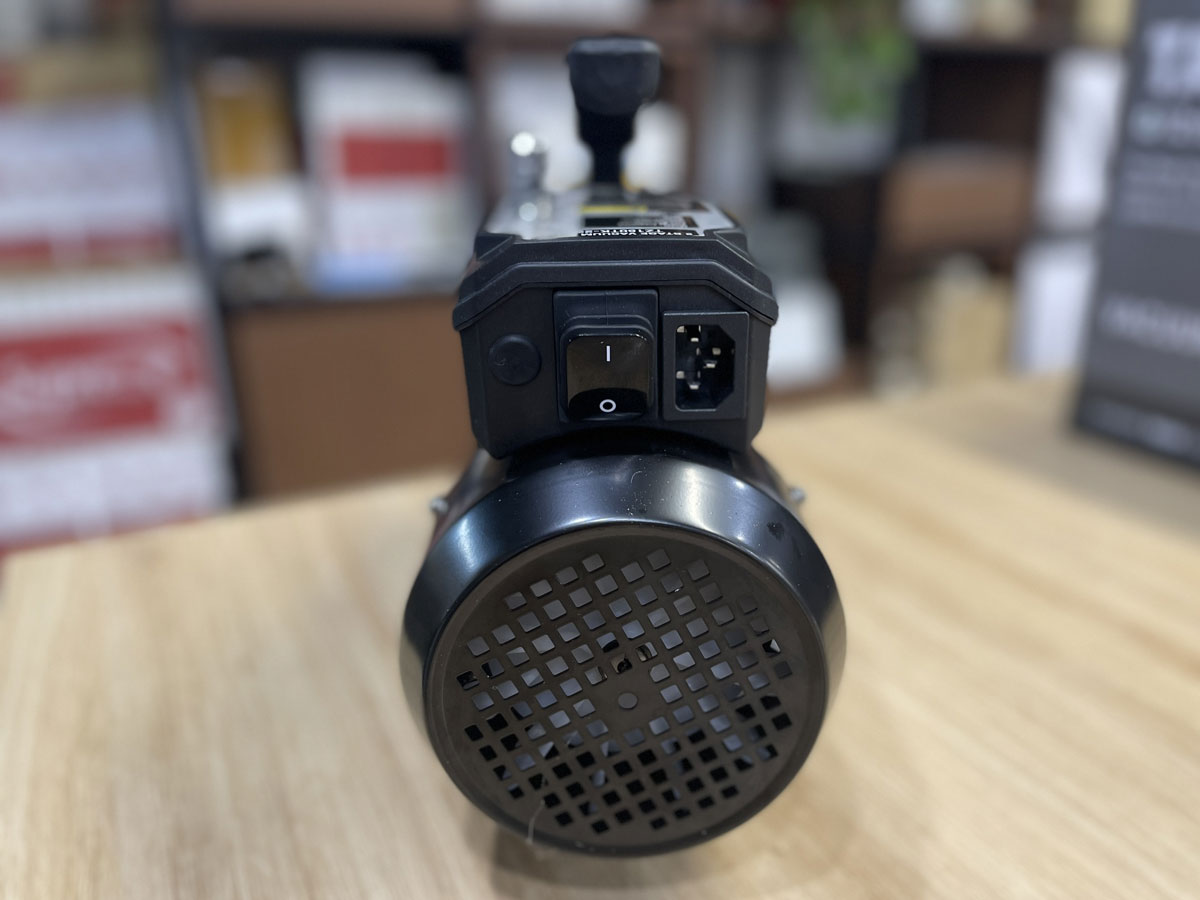 Máy hút chân không điều hòa 2 cấp Tasco TZ150TL-220 - META.vn