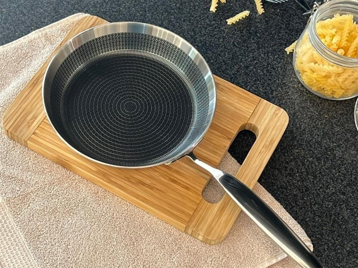 Chảo inox chống dính hoa văn nổi Tri-Ply Kaiyo 26cm - META.vn