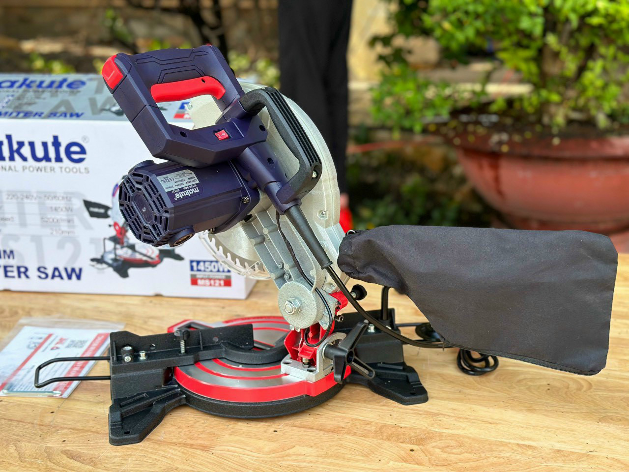 Máy cắt đa năng Makute MS121 - META.vn