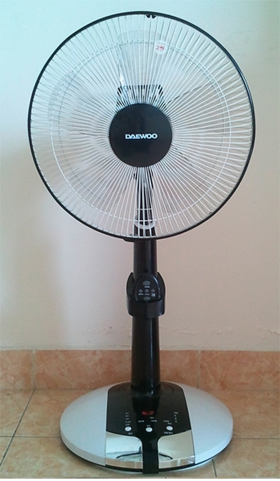 Quạt cây điều khiển Daewoo DWF-S410H - META.vn