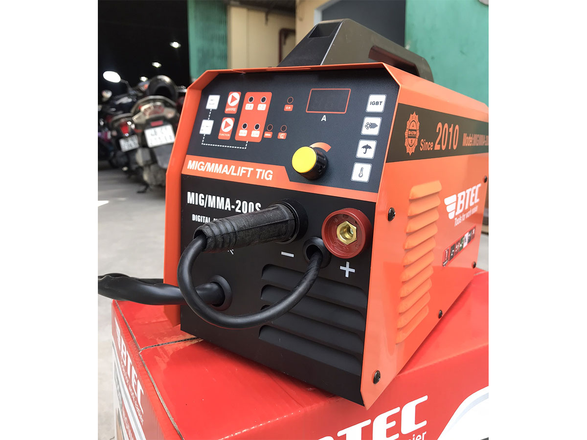 Máy hàn Mig Btec MIG/MMA 200S (dùng khí và không dùng khí) - META.vn