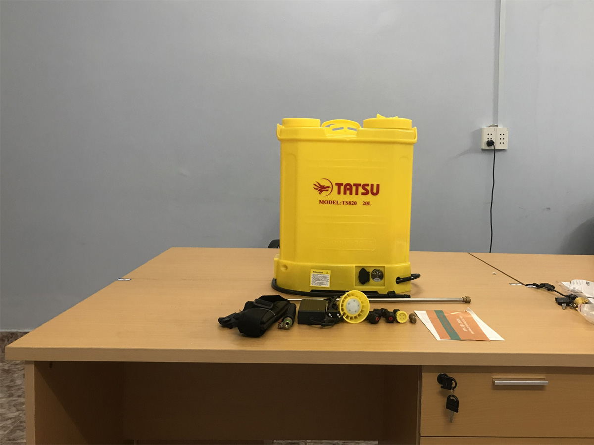 Bình xịt phun thuốc chạy pin Tatsu TS820L - META.vn
