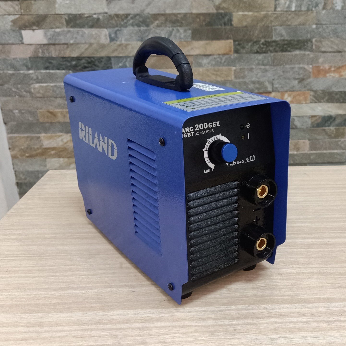 Máy hàn que điện tử Riland ARC 200GE II - META.vn