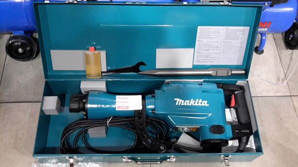 Đục bê tông mũi lục giác Makita HM1306 30mm - META.vn