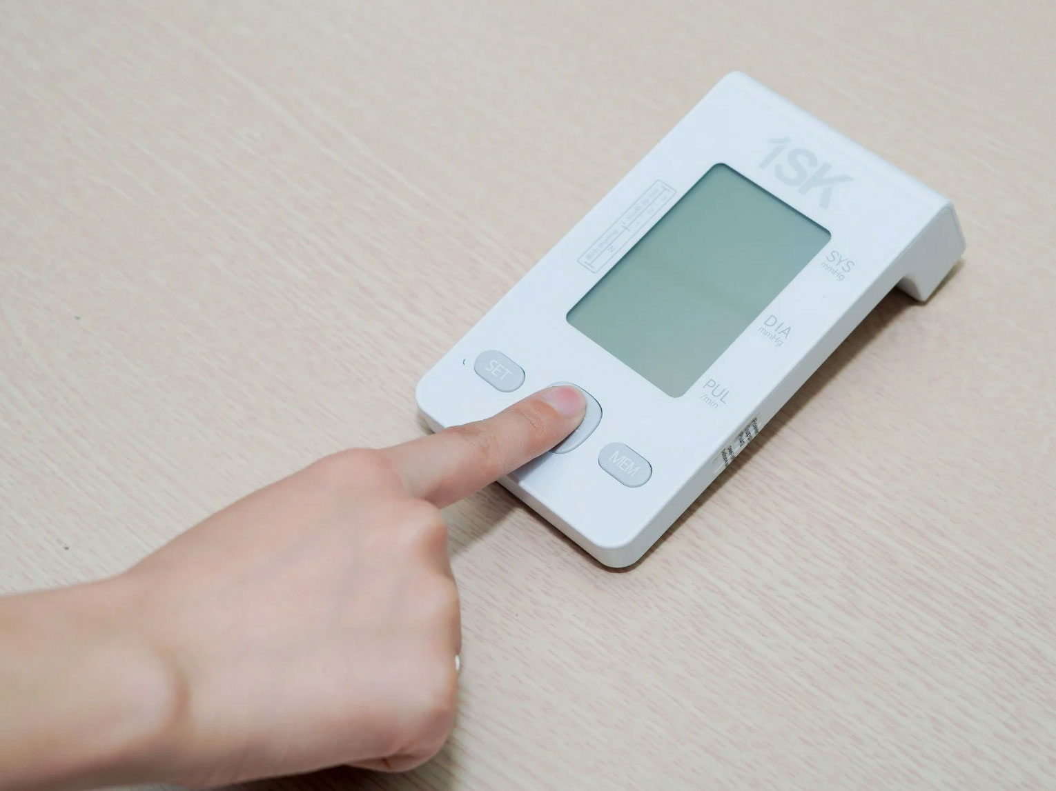 Máy đo huyết áp bắp tay 1SK DBP6277B - META.vn