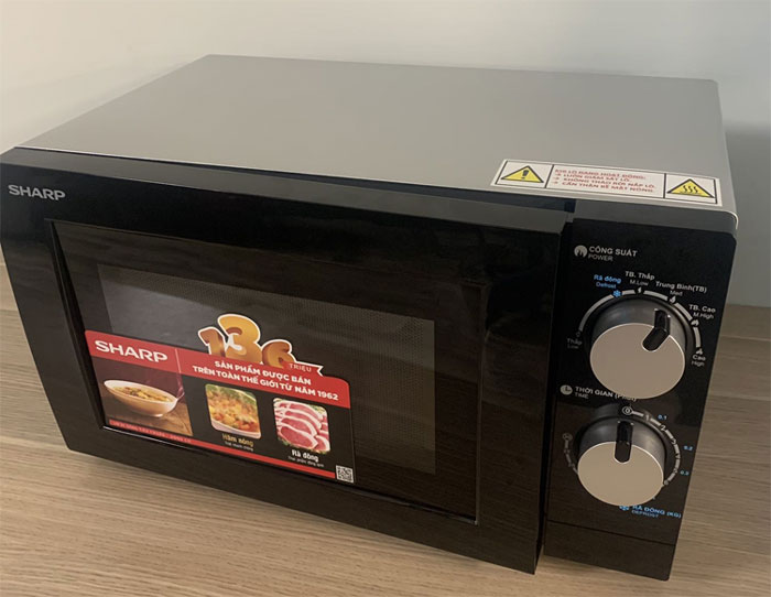 Lò vi sóng Sharp R-208VN-WS (20 lít) - META.vn