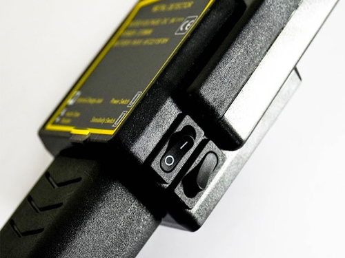 Máy dò kim loại cầm tay MD3003B1 - META.vn