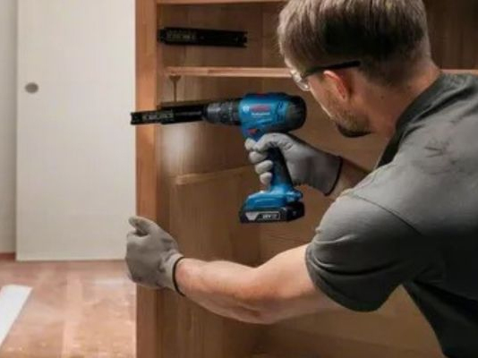 Máy khoan bắt vít Bosch GSB 183-LI (06019K91K0, 2 pin) - META.vn