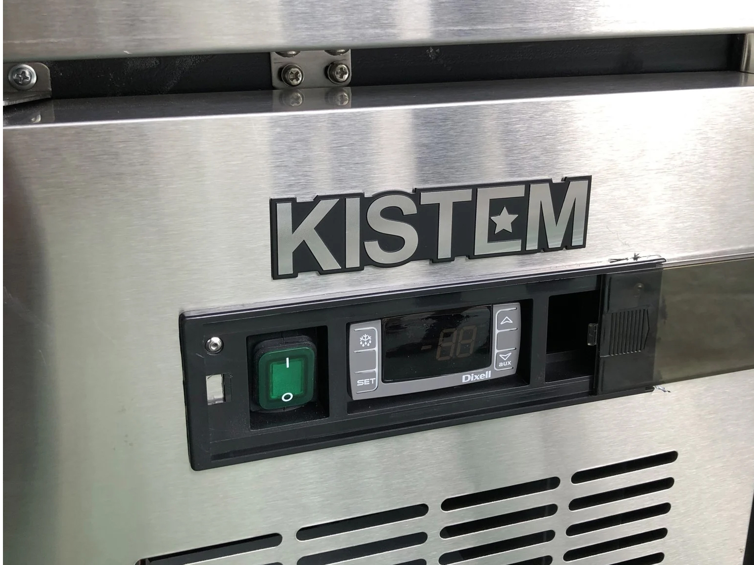 Bàn đông 3 cánh 1m8 Kistem KIS-XFT18F (Làm lạnh gián tiếp) - META.vn