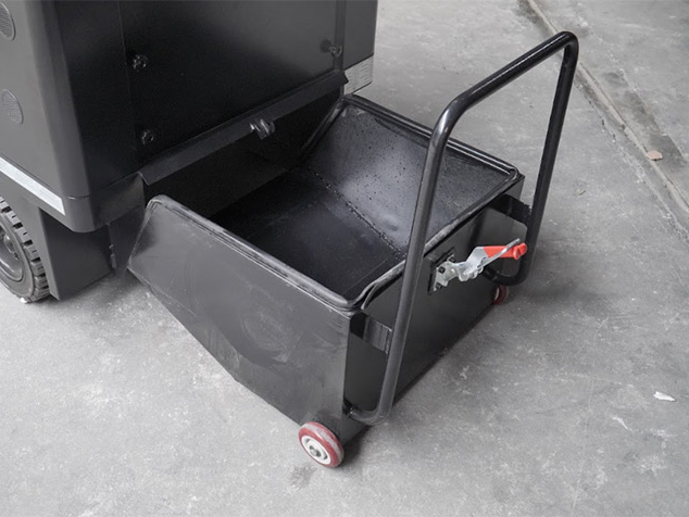 Xe quét rác ngồi lái nhà xưởng Kumisai KMS-1350E - META.vn