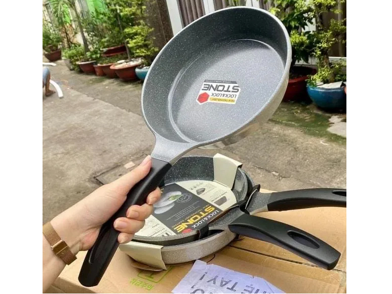 Chảo rán Lock&Lock Stone LCA62 - META.vn