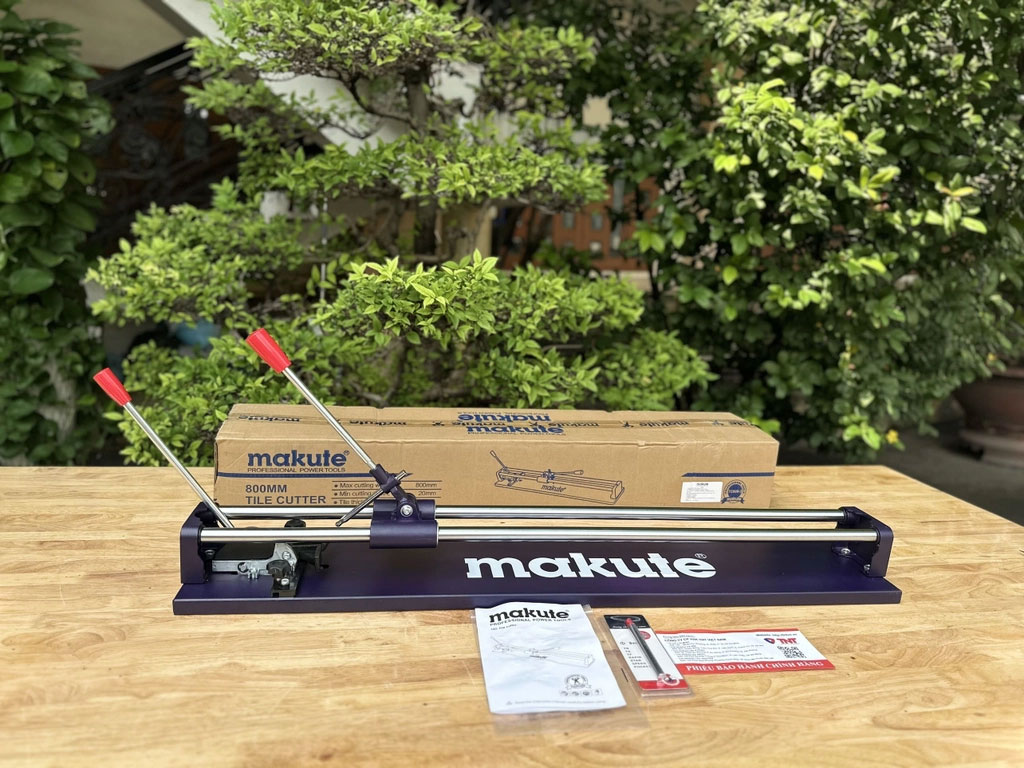 Máy cắt gạch đẩy tay Makute TC800-3 - META.vn