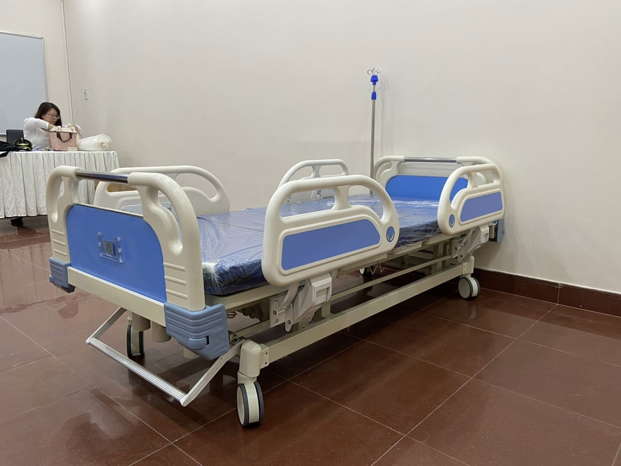 Giường bệnh 3 chức năng điện Tajermy GD03B - META.vn