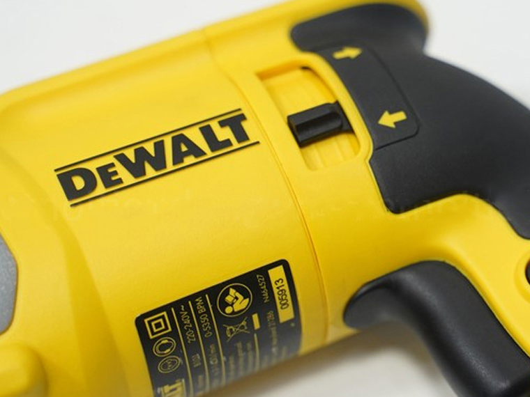 Máy khoan bê tông DeWalt D25144KA - META.vn