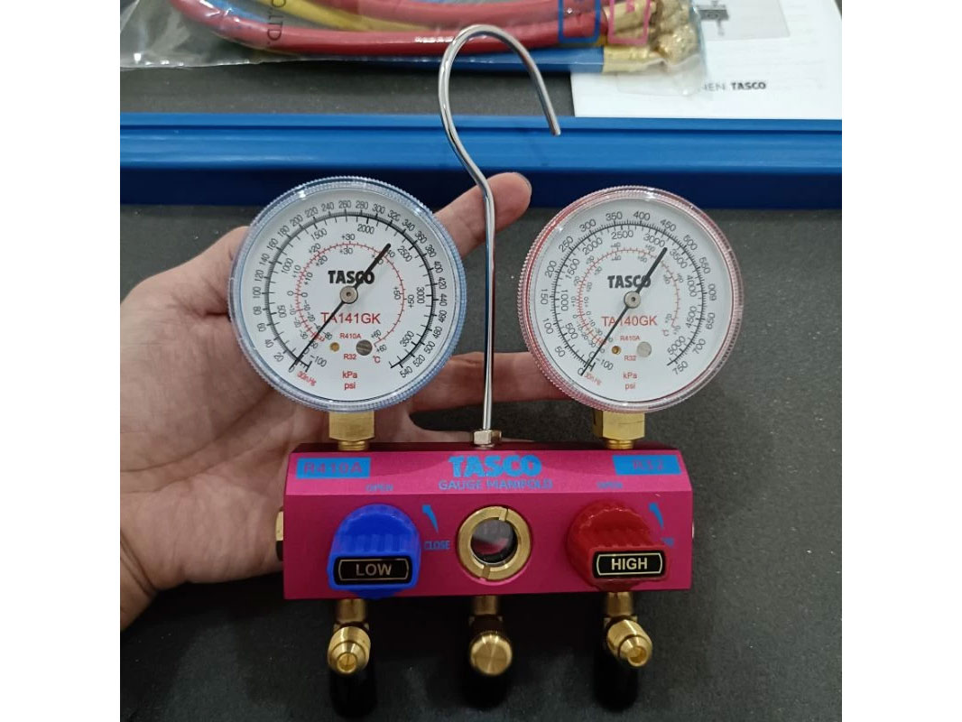 Đồng hồ sạc ga Tasco TA122G-1-EXP - META.vn