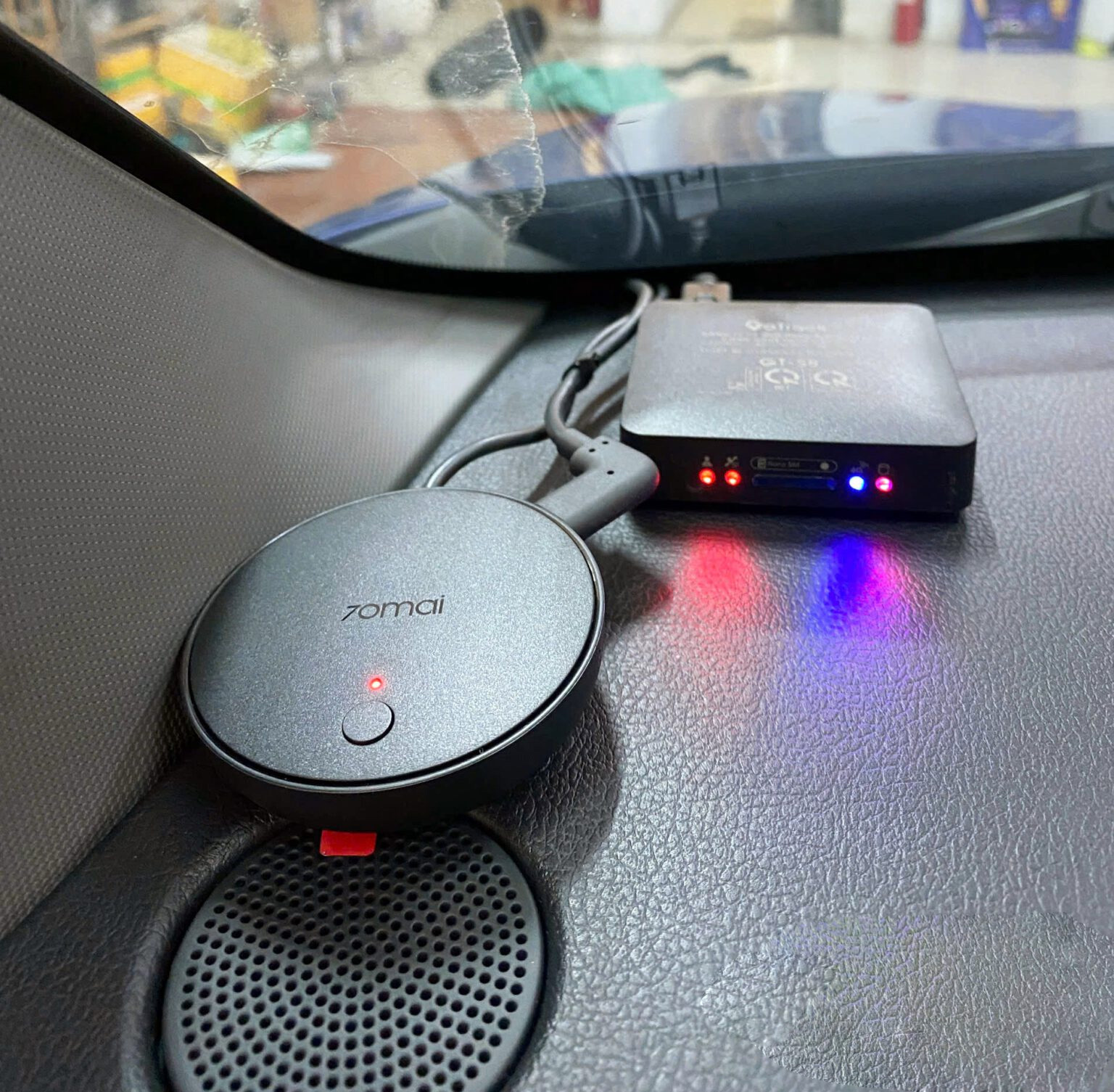 Dây nguồn adapter dùng sạc pin cho camera hành trình Midrive UP04 - META.vn