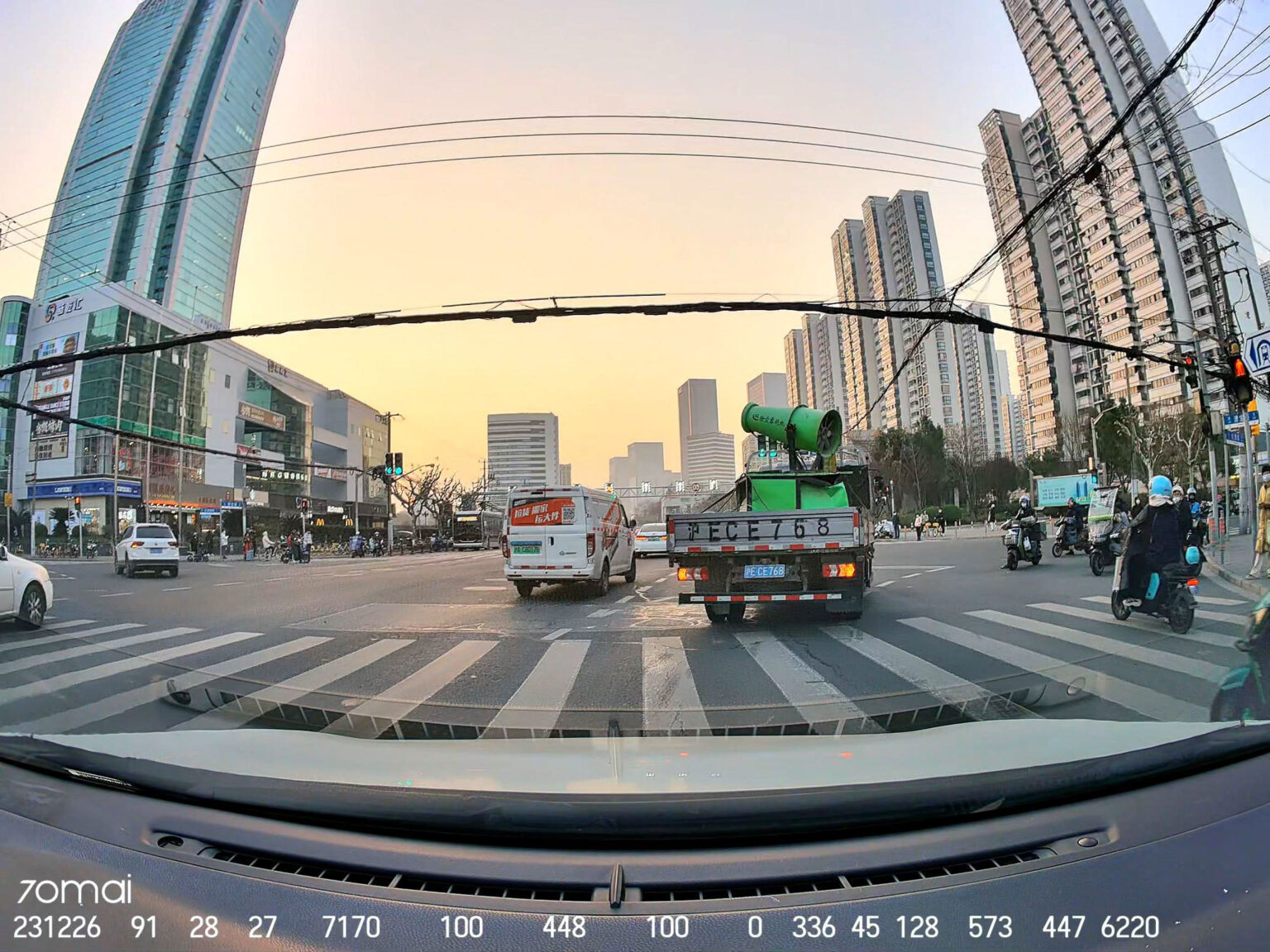 Camera hành trình trước sau 70mai A510-1 - META.vn