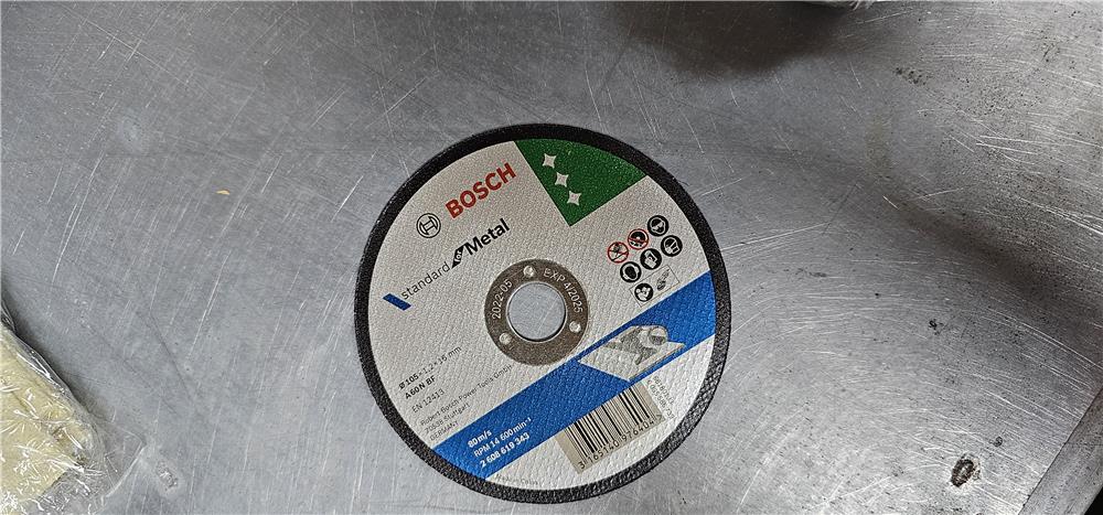 Đá cắt sắt Bosch 2608619343 (105x1.2x16mm) - META.vn