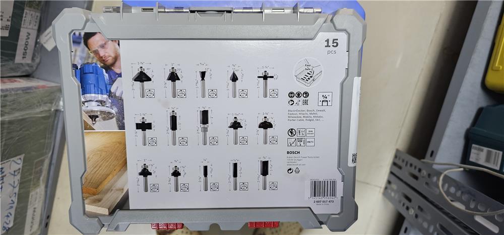 Bộ mũi phay thẳng và phay góc 15 món Bosch 2607017473 - META.vn